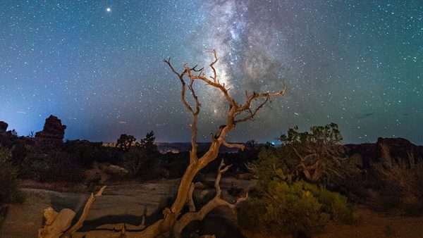 The Best Stargazing Moab Has To Offer (2025 Easy Guide)